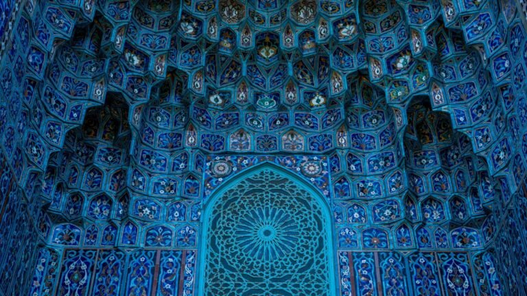 Islamic Art: History, Styles, and Influence in the Modern World ...