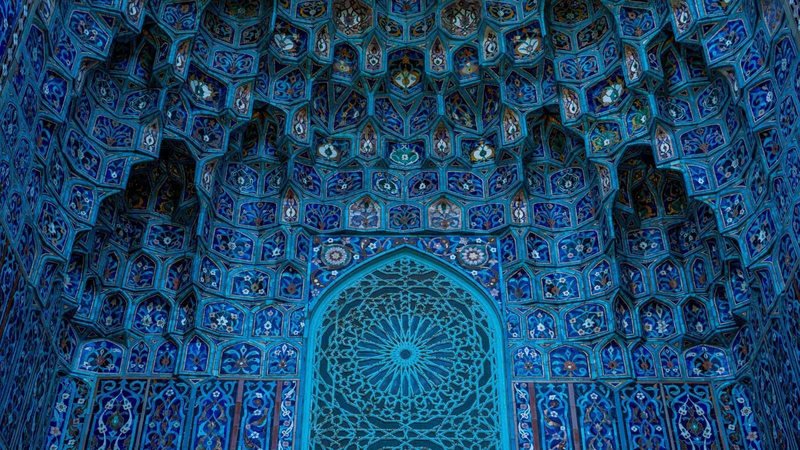 Islamic Art: History, Styles, and Influence in the Modern World ...